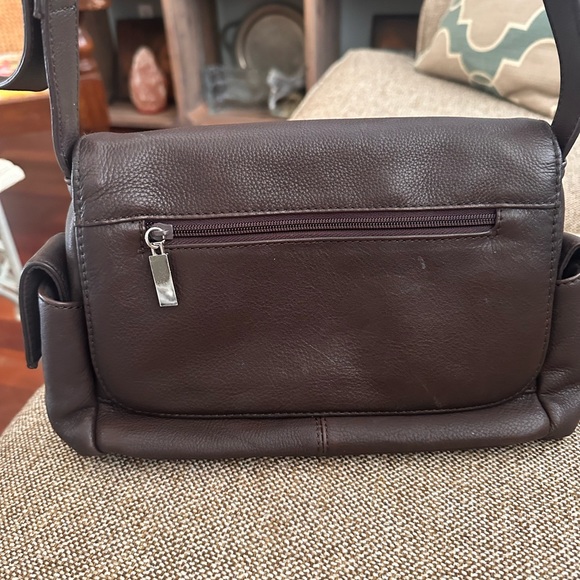 croft & barrow | Bags | Croft Barrow Brown Leather Messenger Bag Purse ...